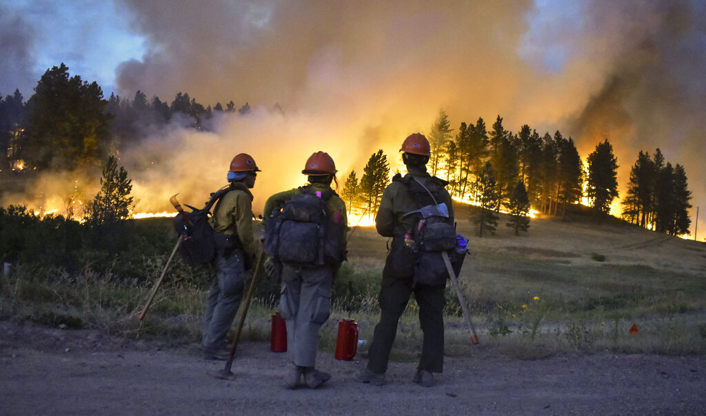 Wildfire bears down on Montana towns as West burns | News, Sports, Jobs ...